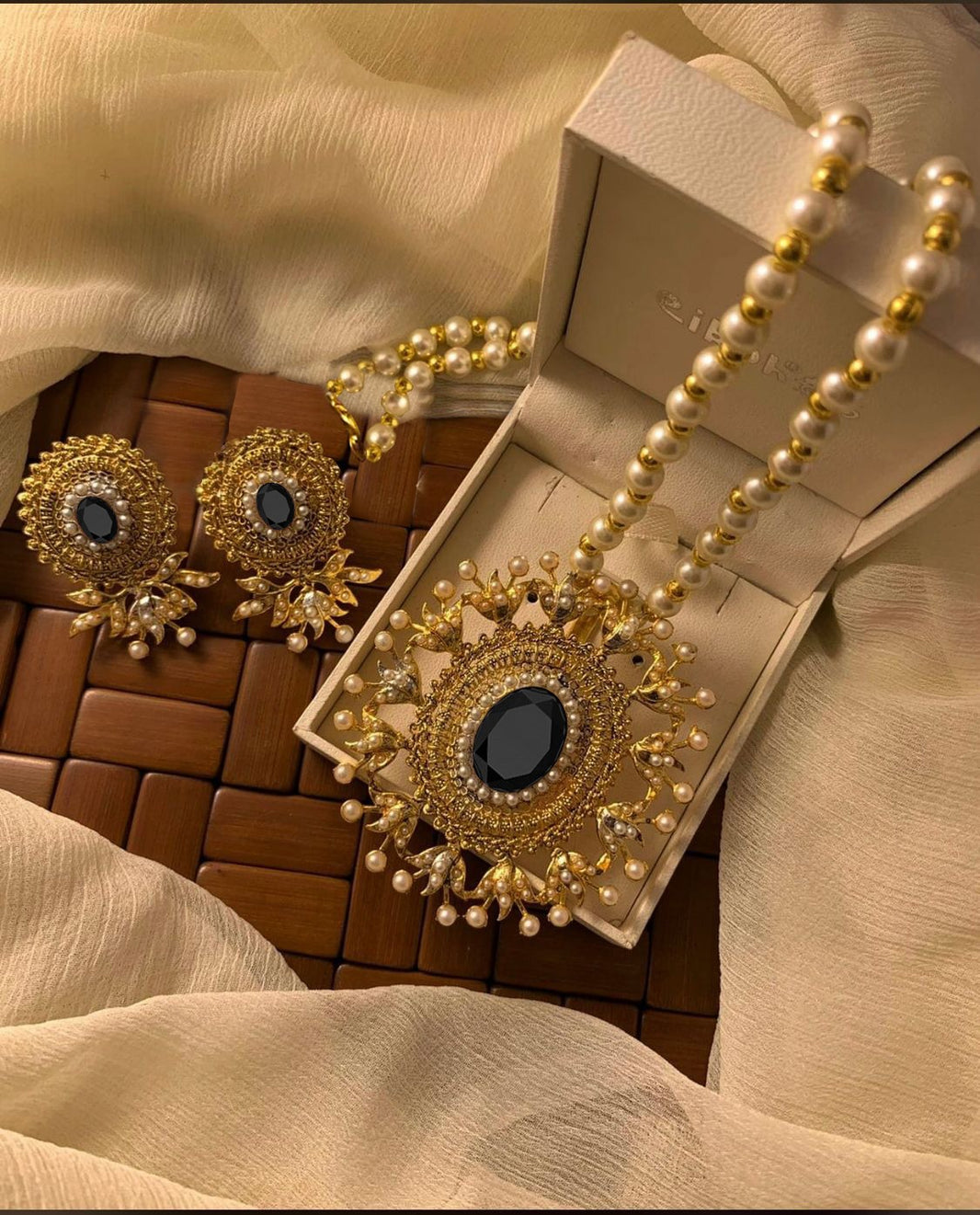 HANINA Locket Set (Maroon) – Rawayat Jewellery